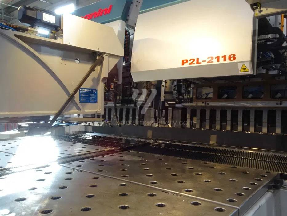 Used machines - Bending machines / Ohýbací centrum Salvagnini P2L-21 ...