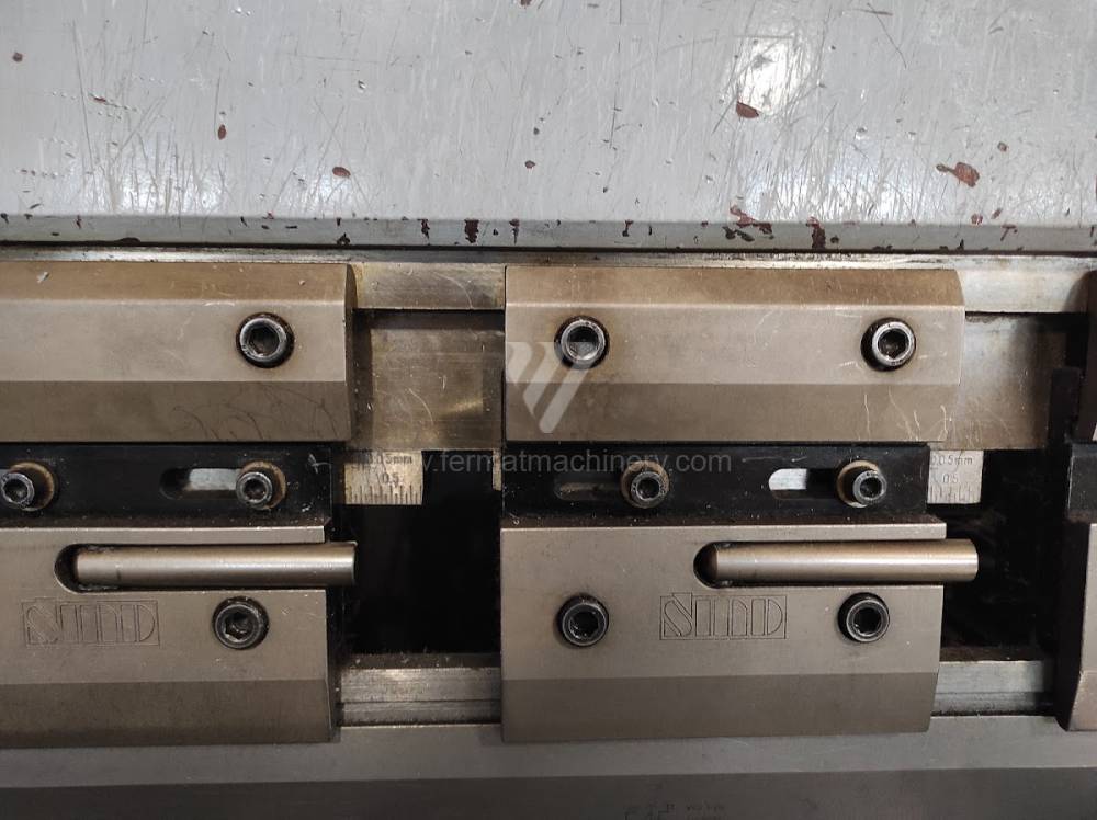 Used machines - Press brakes / PBH 110-3100-4C+robot ANTIL Twister F5 ...