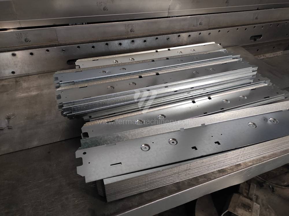 Used machines - Press brakes / PBH 110-3100-4C+robot ANTIL Twister F5 ...